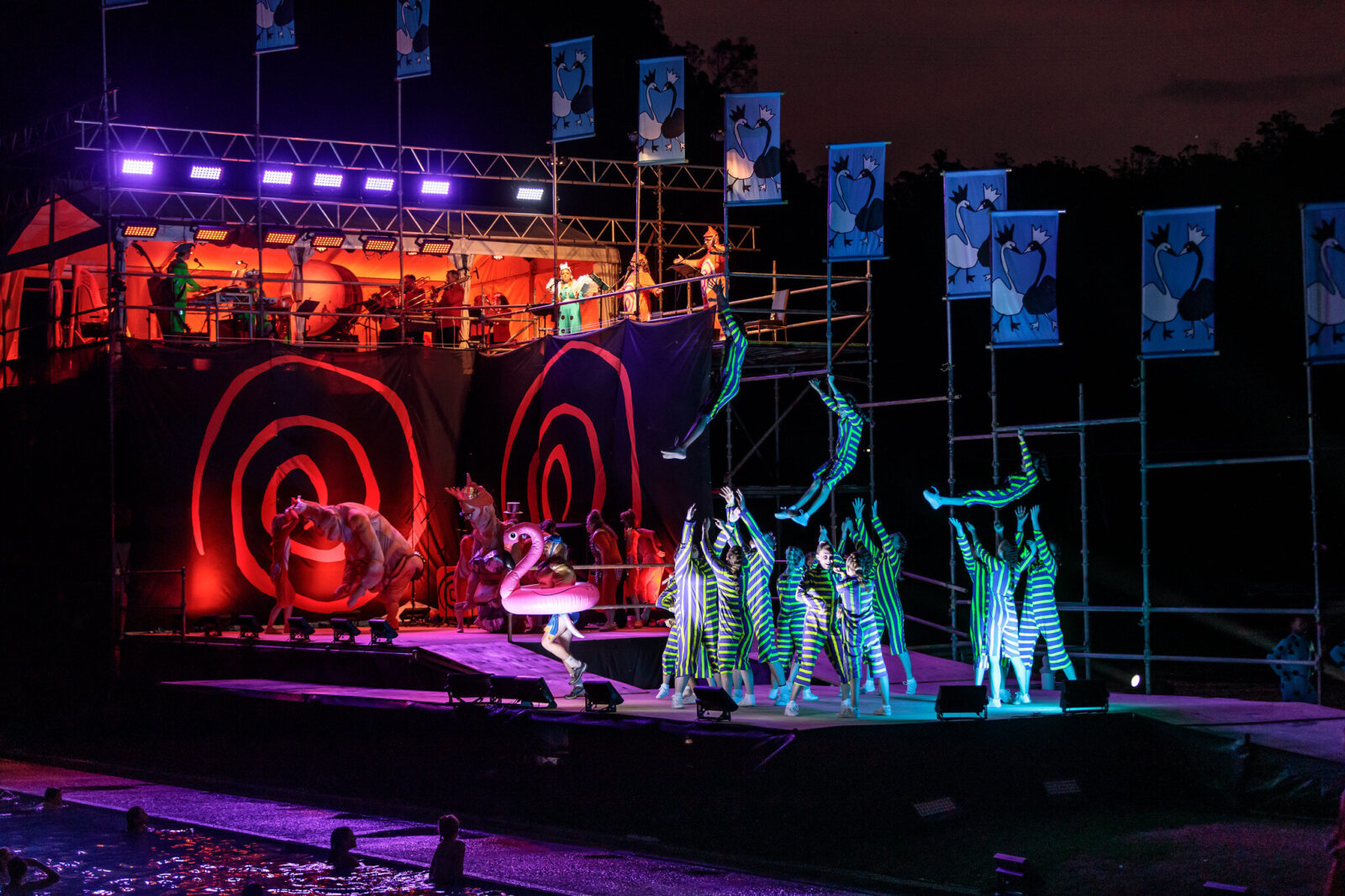 NEON PLAYGROUND – Additive Lighting